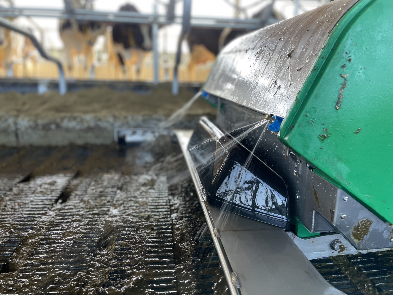Mestrobot JOZ-tech JT200 EVO | Automatische stalreiniging - ESL-agri